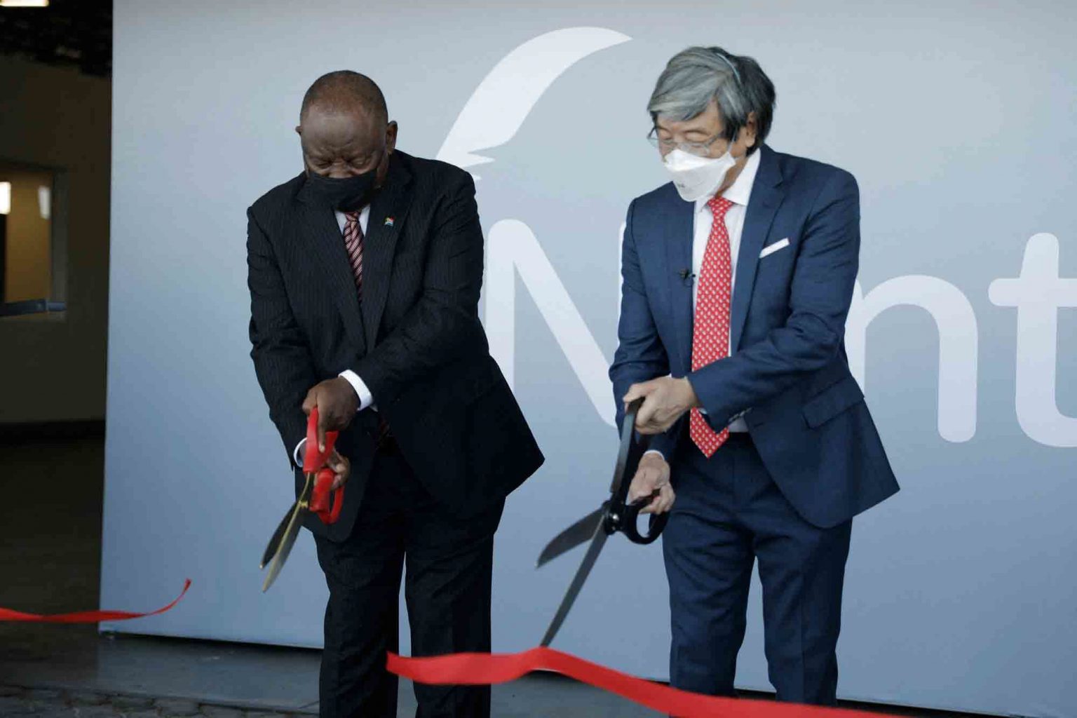 R3bn invested in new NantSA vaccine manufacturing hub - Moneyweb