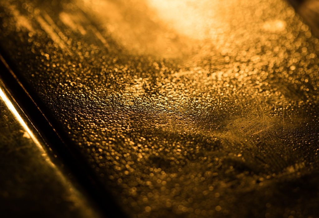 Oil, gold advance as Putin orders forces to regions of Ukraine - Moneyweb
