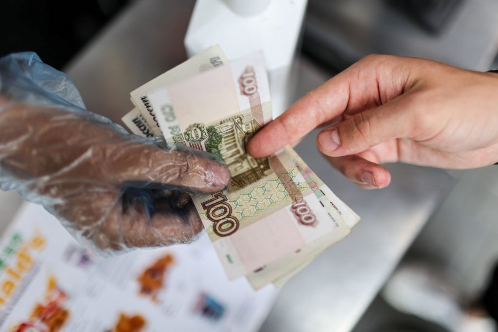 Russia’s emergency rate hike fails to prop up rouble after crash - Moneyweb