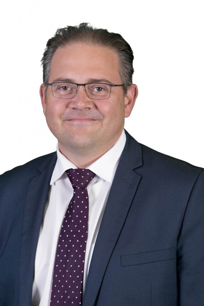 Die R350 toelaag gaan moeilik deur die regering gestop word - Moneyweb