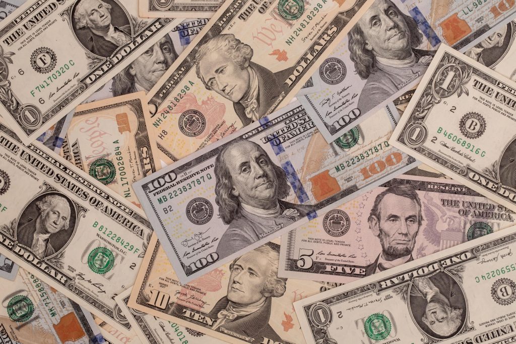 Dollar’s surge shrinks world debt pile for first time since 2018 - Moneyweb