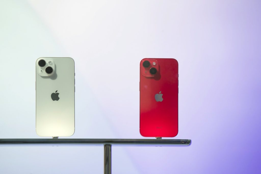 Hoe word ’n iPhone vervaardig? - Moneyweb