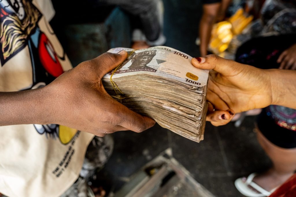 Banks compete for $6bn of deposits as Nigeria redesigns its banknotes ...