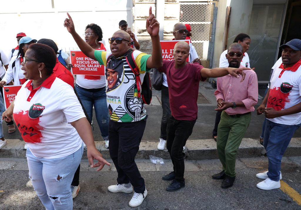 Die staat en vakbonde kan gou loonooreenkoms sluit - Moneyweb