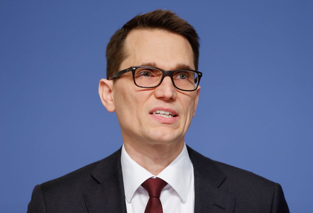 Credit Suisse faced bankruptcy without UBS deal, SNB’s Schlegel says ...