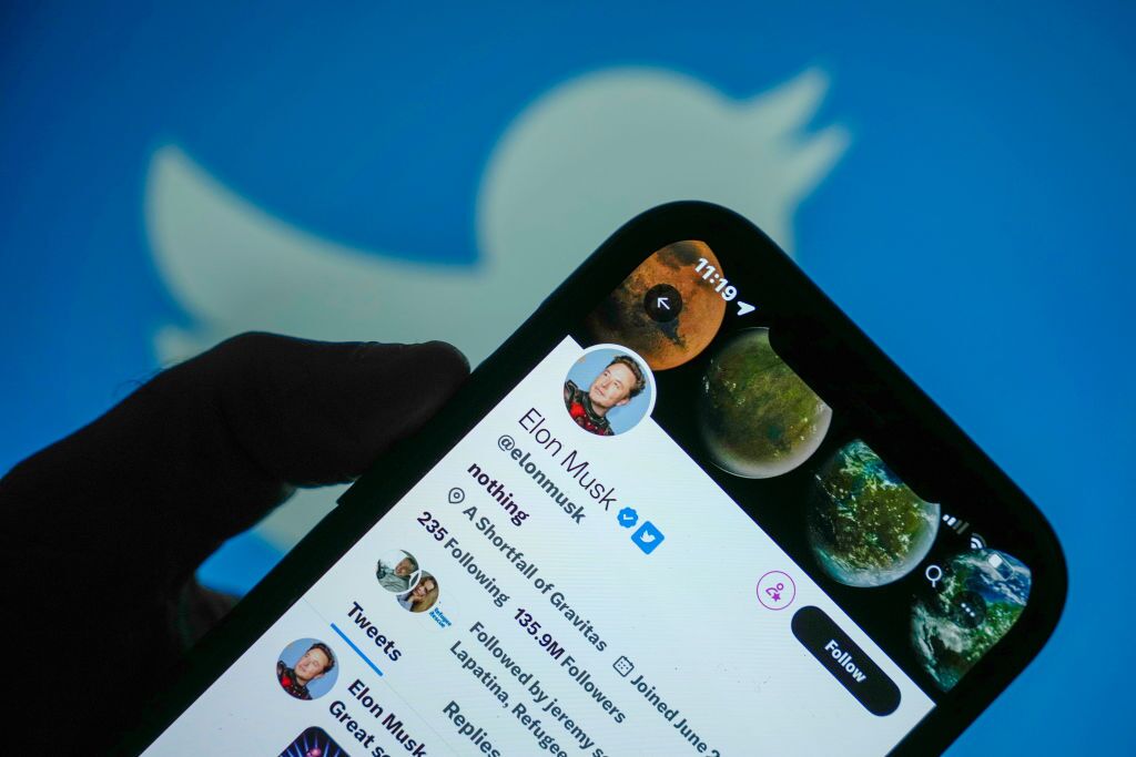 Twitter’s blue ticks mysteriously return - Moneyweb