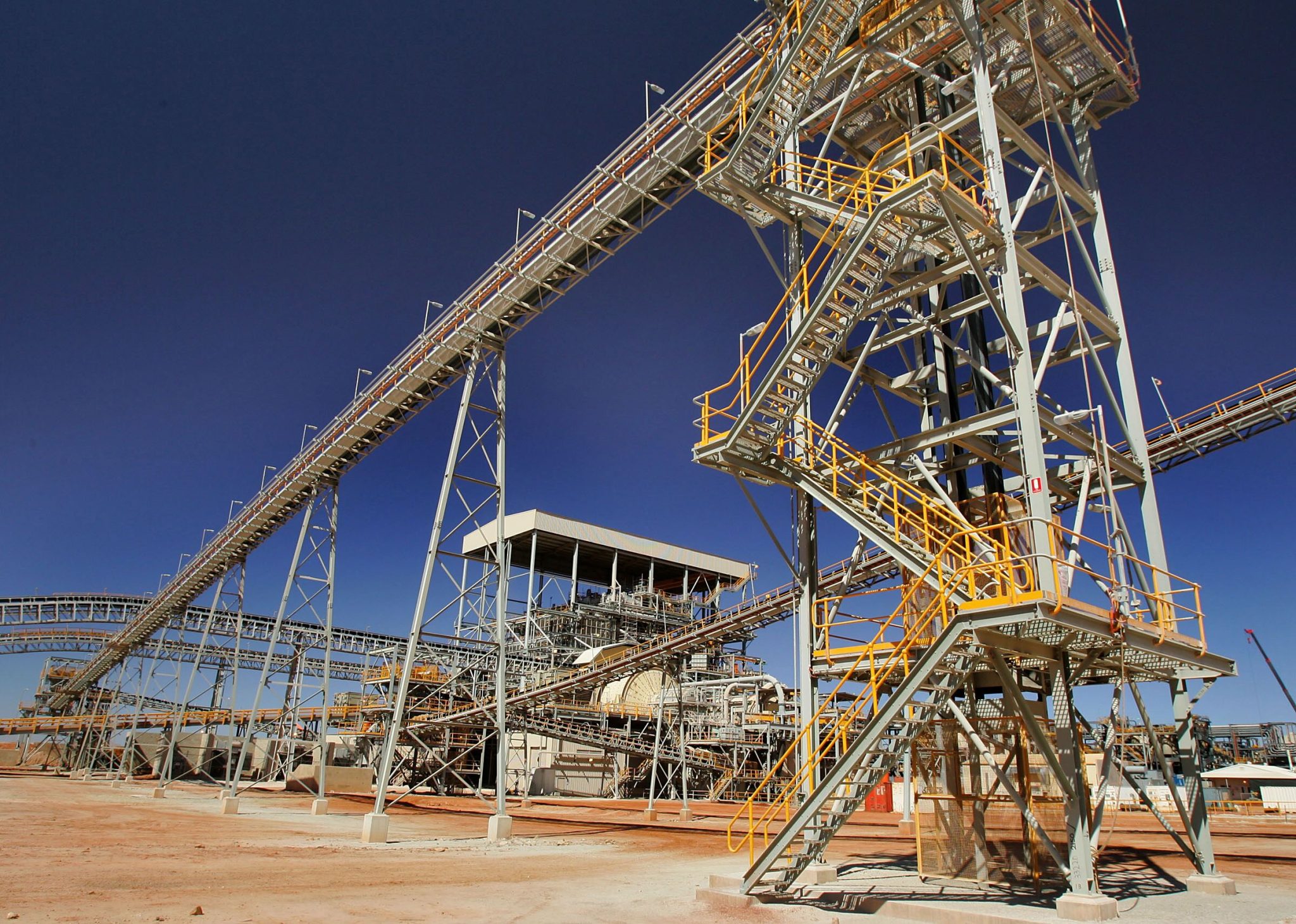 Newmont seals $19bn Newcrest deal to dominate gold mining - Moneyweb