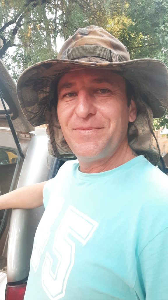 Cleaning graves ‘the best job ever’ - Moneyweb