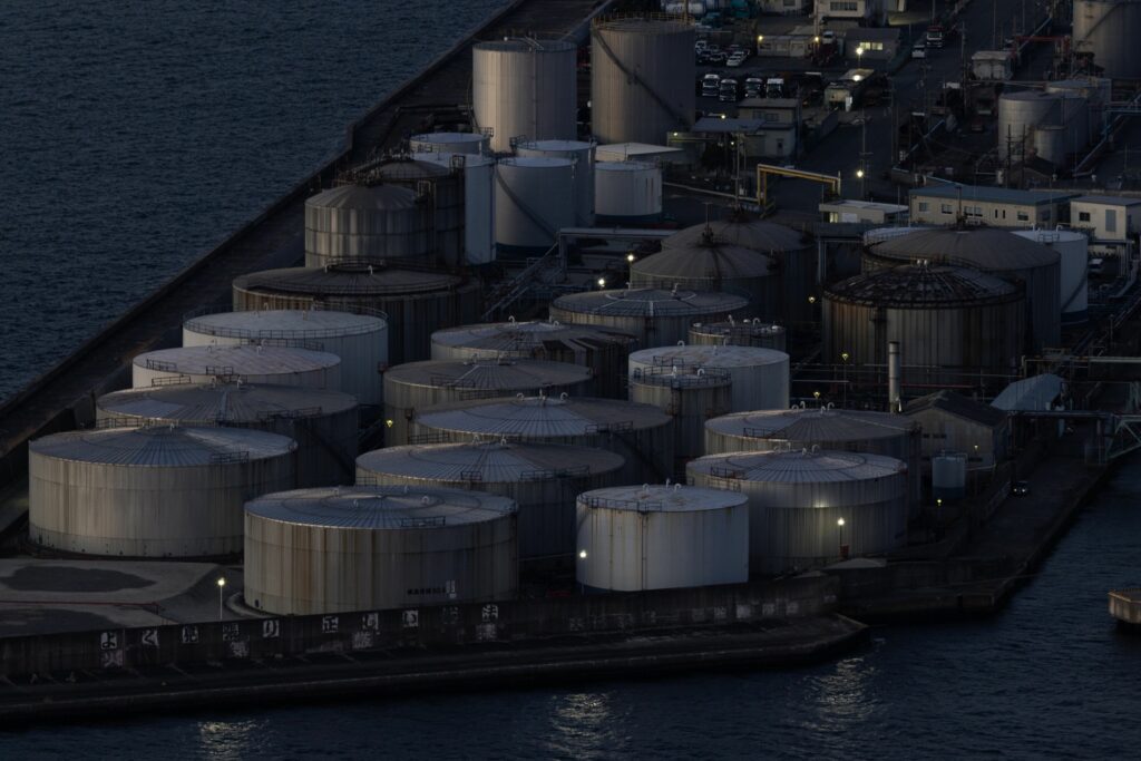 The great oil paradox - Moneyweb