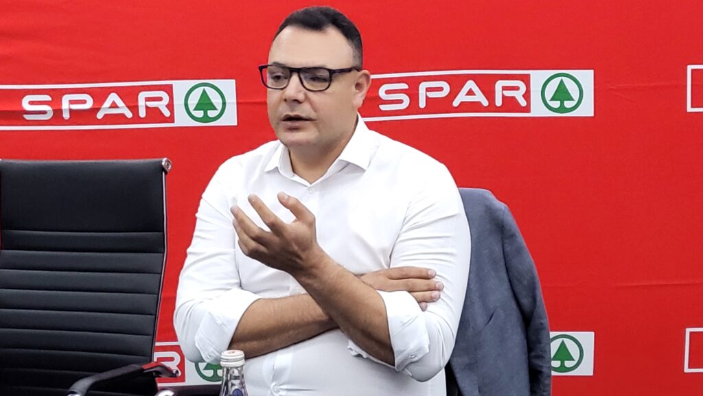 Spar raak ontslae van sy Poolse besigheid en beleggers dink dis ‘n ...