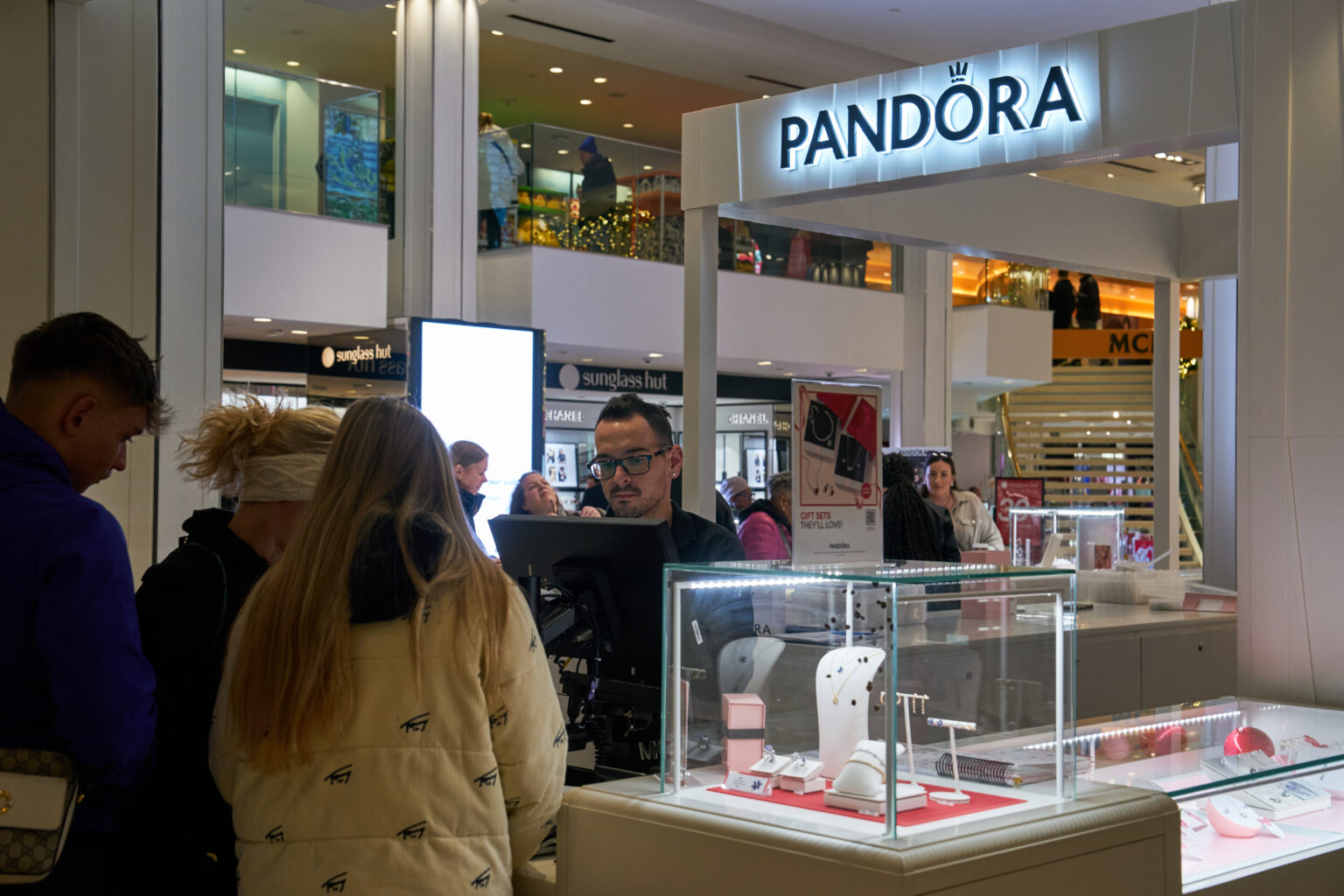 Jewelry brand Pandora surges as lab-grown diamonds lift sales - Moneyweb