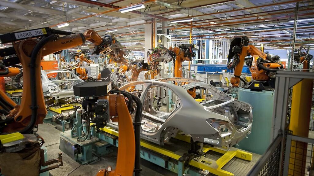 Mercedes-Benz halts production in East London - Moneyweb