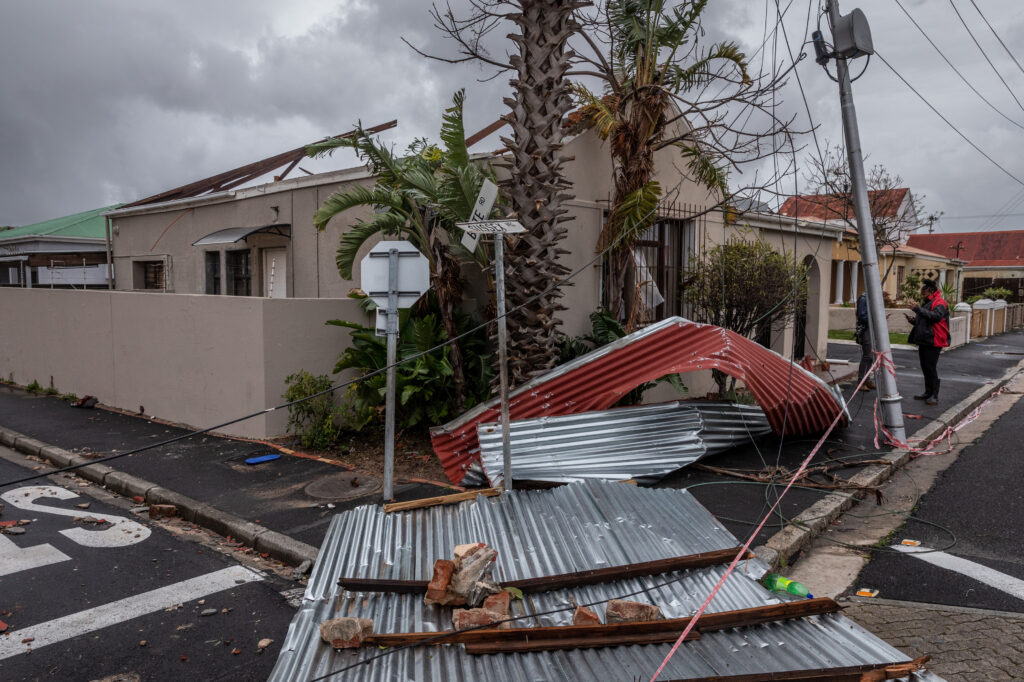 South Africa storms in Western Cape cause damage to 35 000 homes - Moneyweb