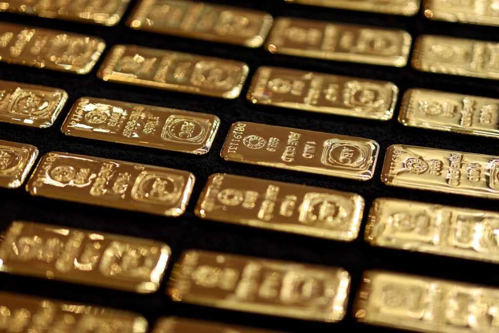 Gold advances to highest in a week ahead of US inflation data - Moneyweb