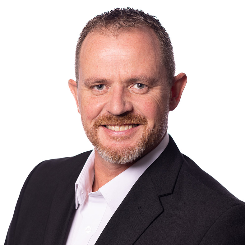 Ettienne Bezuidenhout - Financial Advisor - Moneyweb