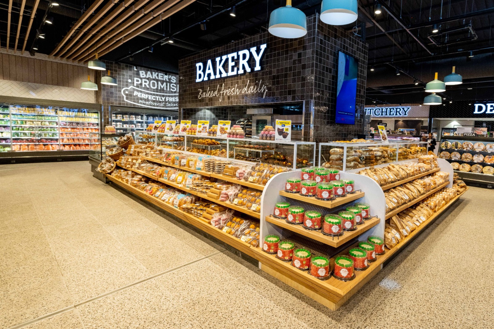 Banks get R80m in fees as Pick n Pay raises R4bn - Moneyweb