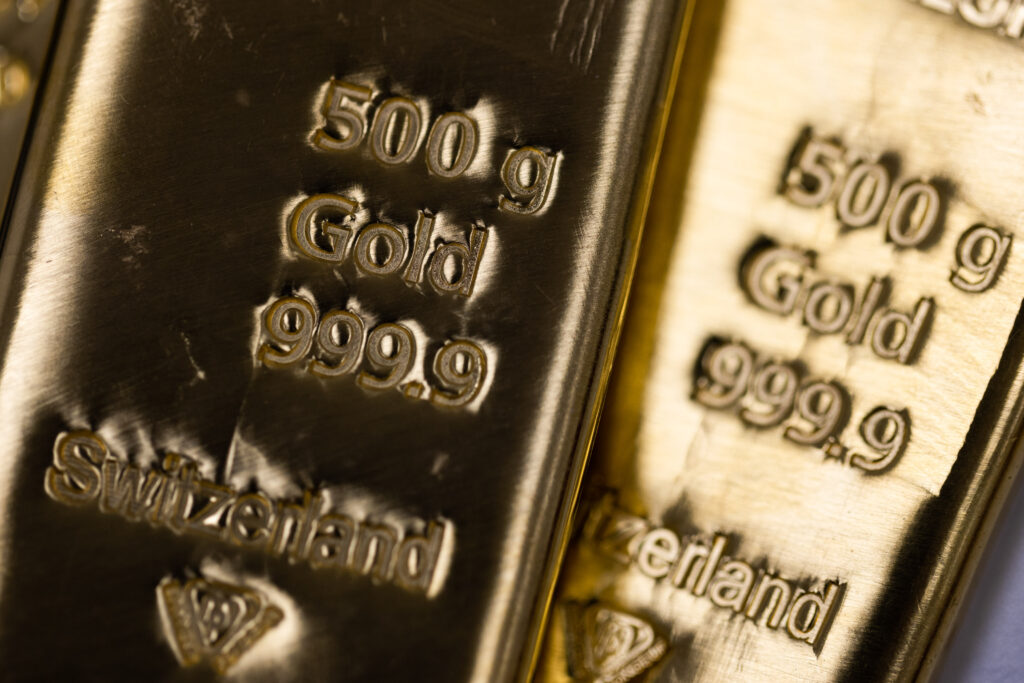 Gold hits successive record highs ahead of expected Fed rate cut - Moneyweb