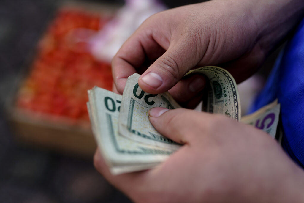 US dollar edges closer to erasing all of this year’s gains - Moneyweb