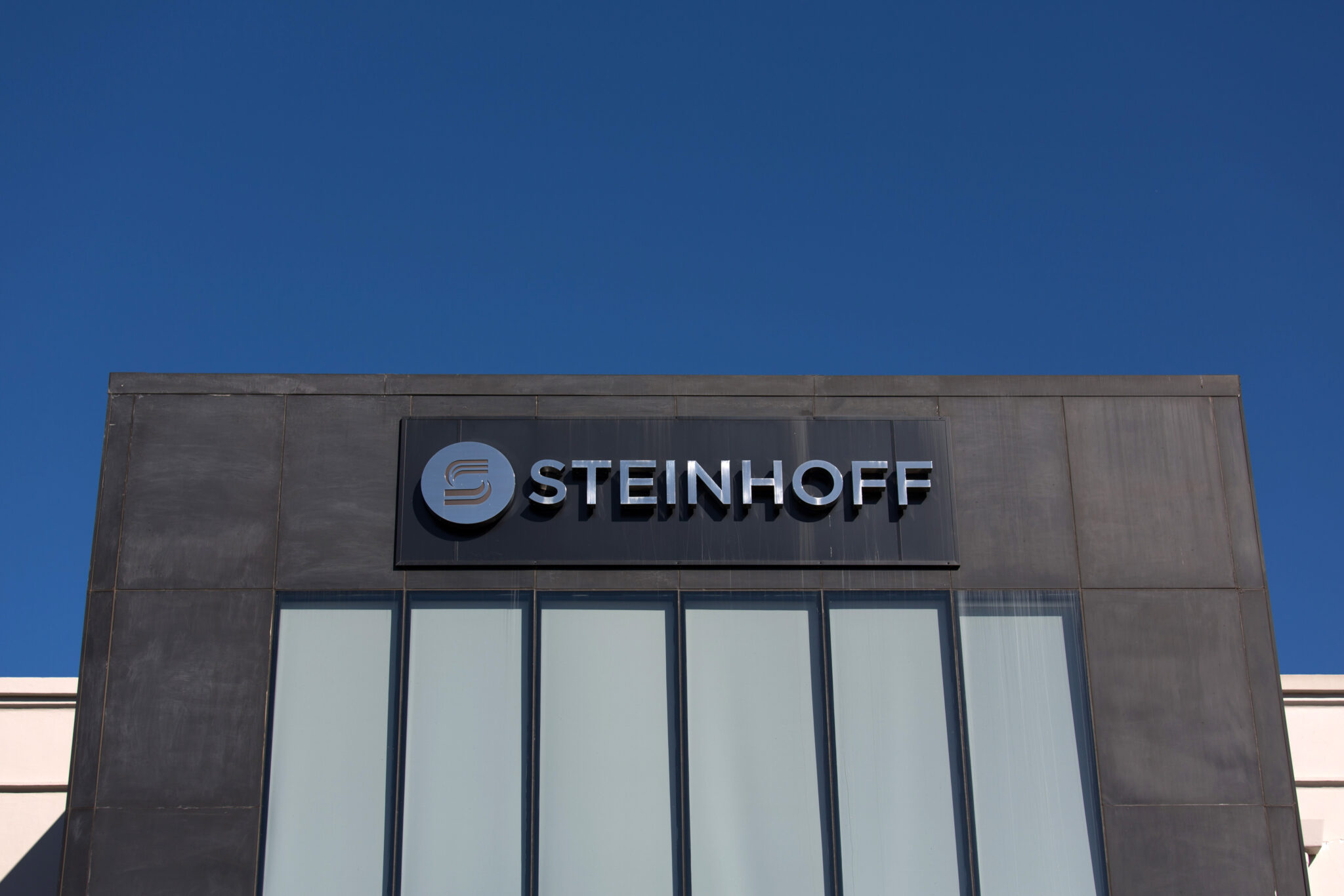 SAPS arrest two more suspects over Steinhoff fraud - Moneyweb