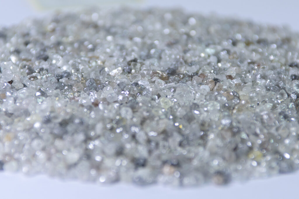 Zimbabwe’s top diamond miner cuts 400 jobs as prices slump - Moneyweb