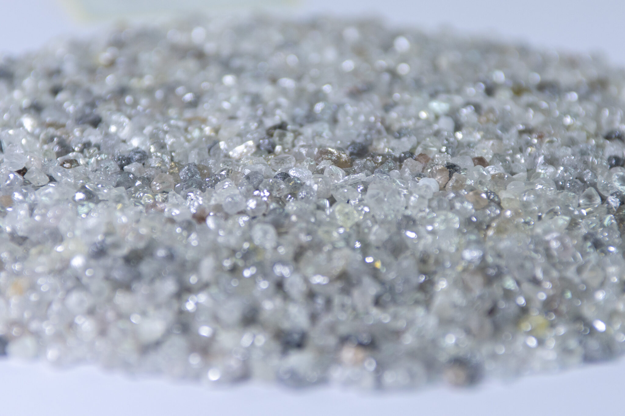 Dazzle Brilliance Diamond scam called out immediately - Moneyweb