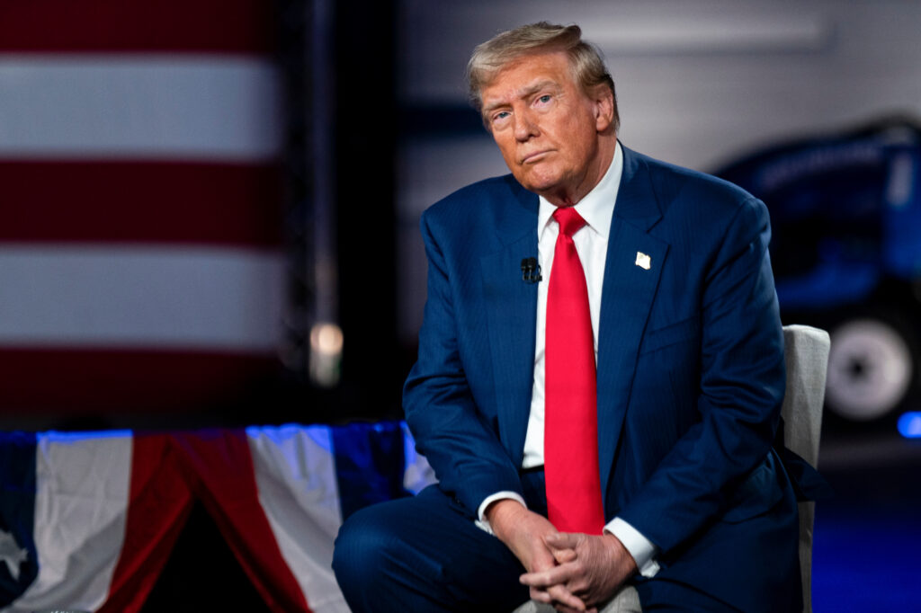 Donald Trump maak sy potlood skerp - Moneyweb
