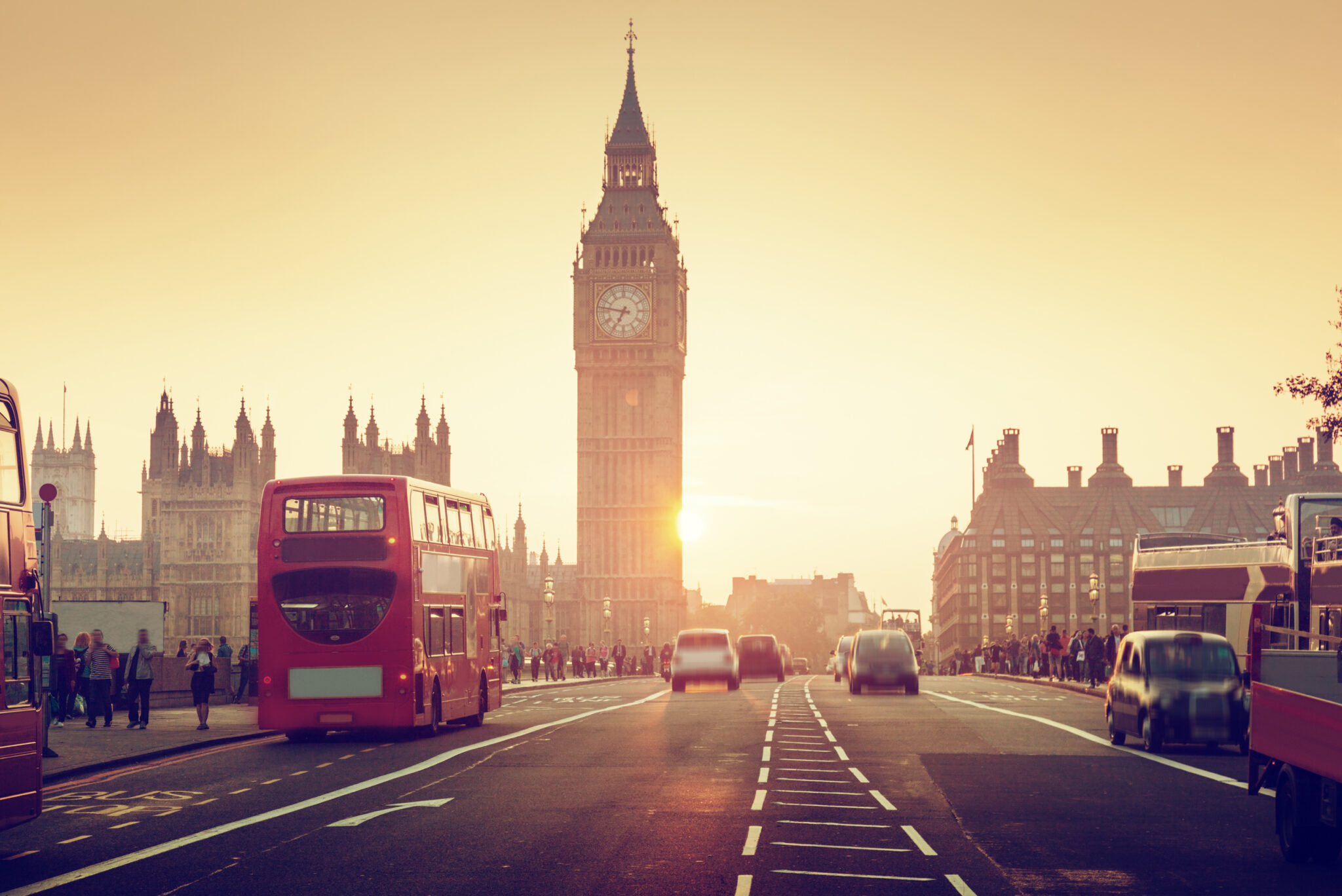 Navigating UK financial planning - Moneyweb