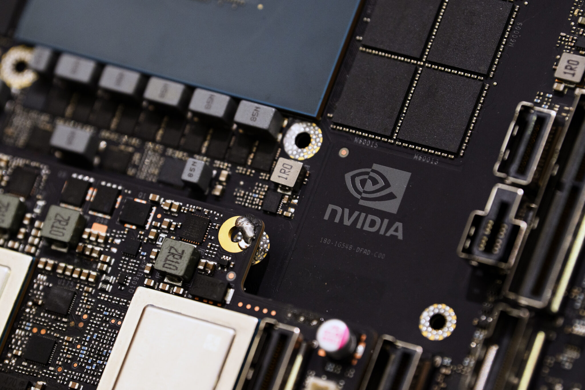 Trump to rescind global chip curbs, prep new AI restrictions - Moneyweb