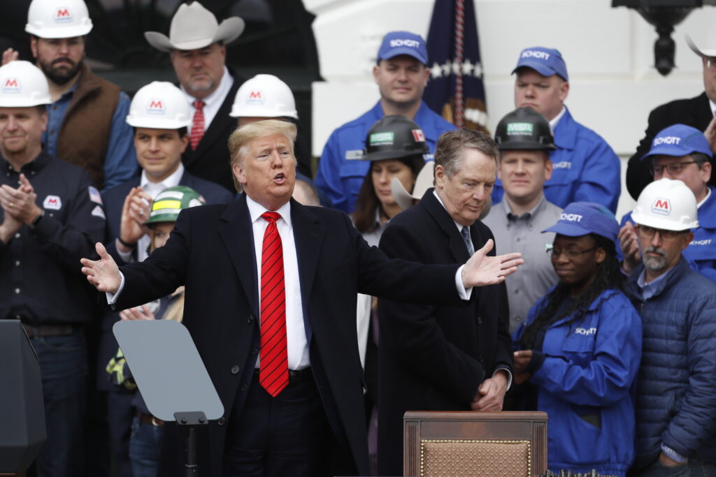 Canada plots broad tariff retaliation if Trump starts trade war - Moneyweb