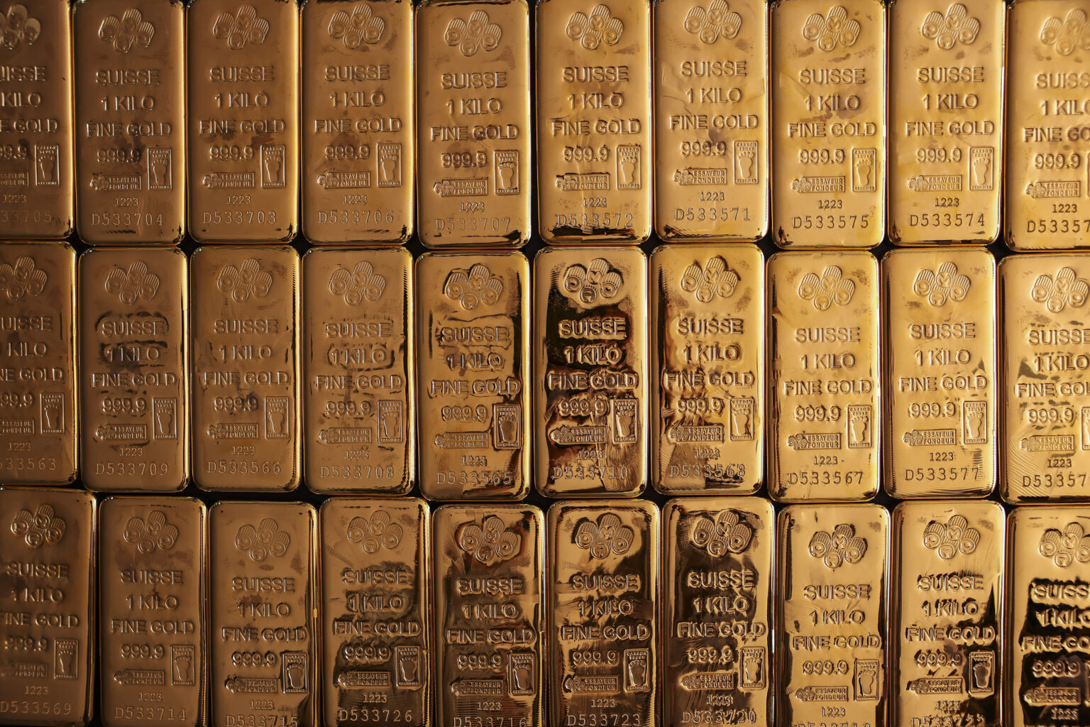 Gold Holds Gains As Us Inflation Data Boosts Rate Cut Optimism Moneyweb