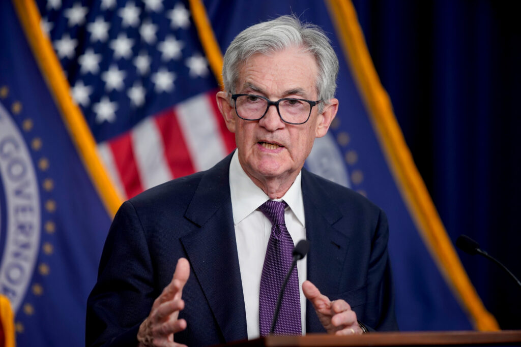 Trump slams Fed chair Powell again for keeping rates steady - Moneyweb