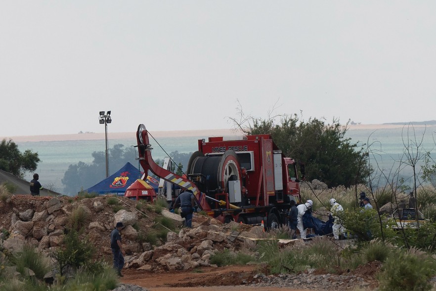 Bodies and emaciated zama zamas being recovered from Stilfontein mine ...