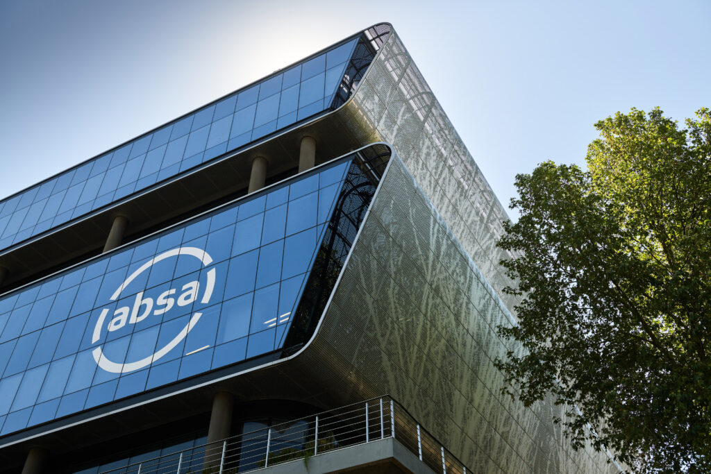 Absa skop stof in Nedbank en Standard Bank se oë - Moneyweb