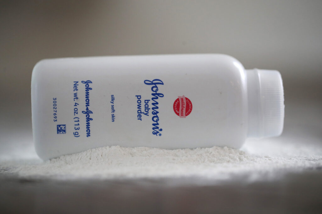 J&J effort to use bankruptcy to end talc cancer claims rejected - Moneyweb
