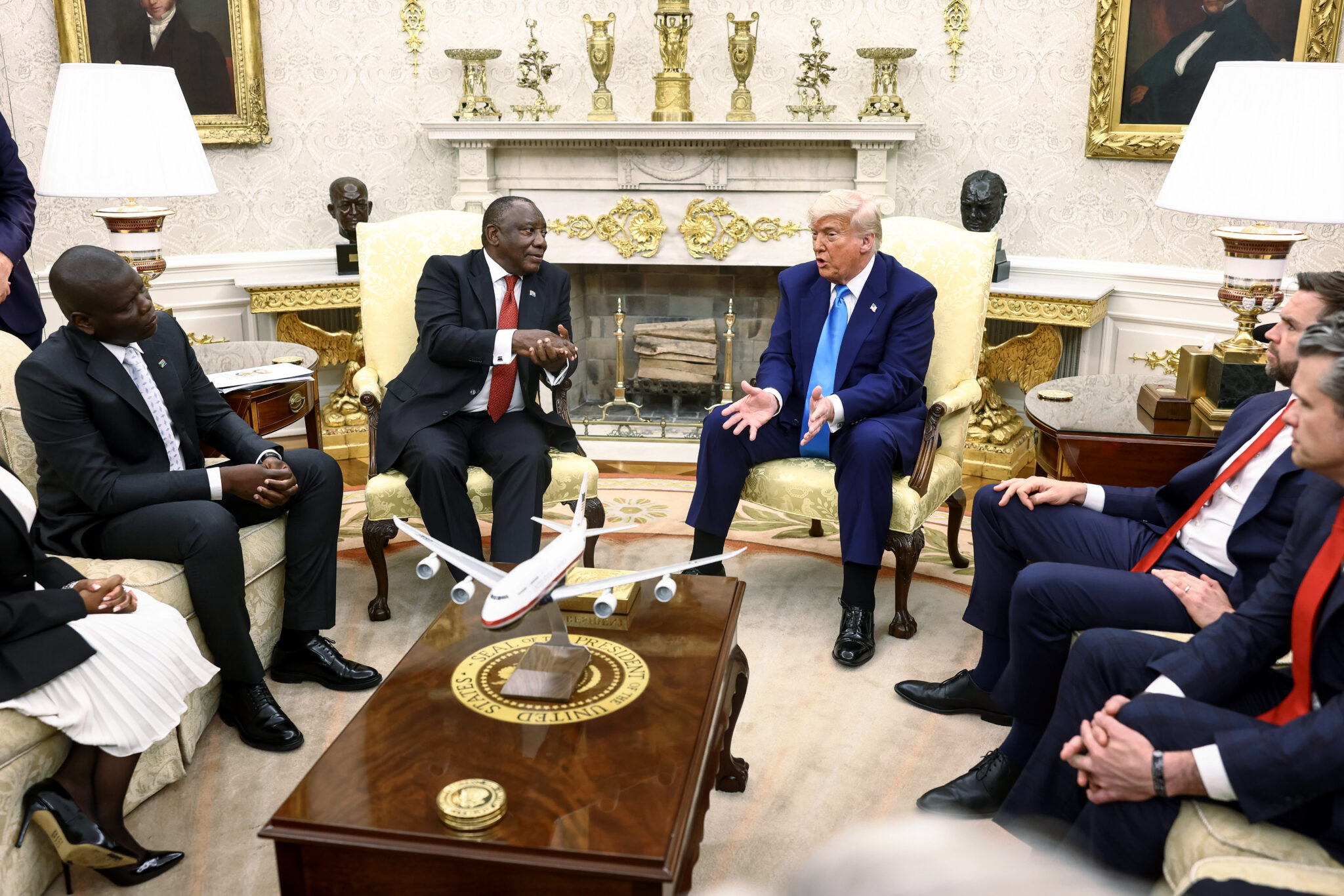 Trump lectures Ramaphosa in latest Oval Office ambush - Moneyweb