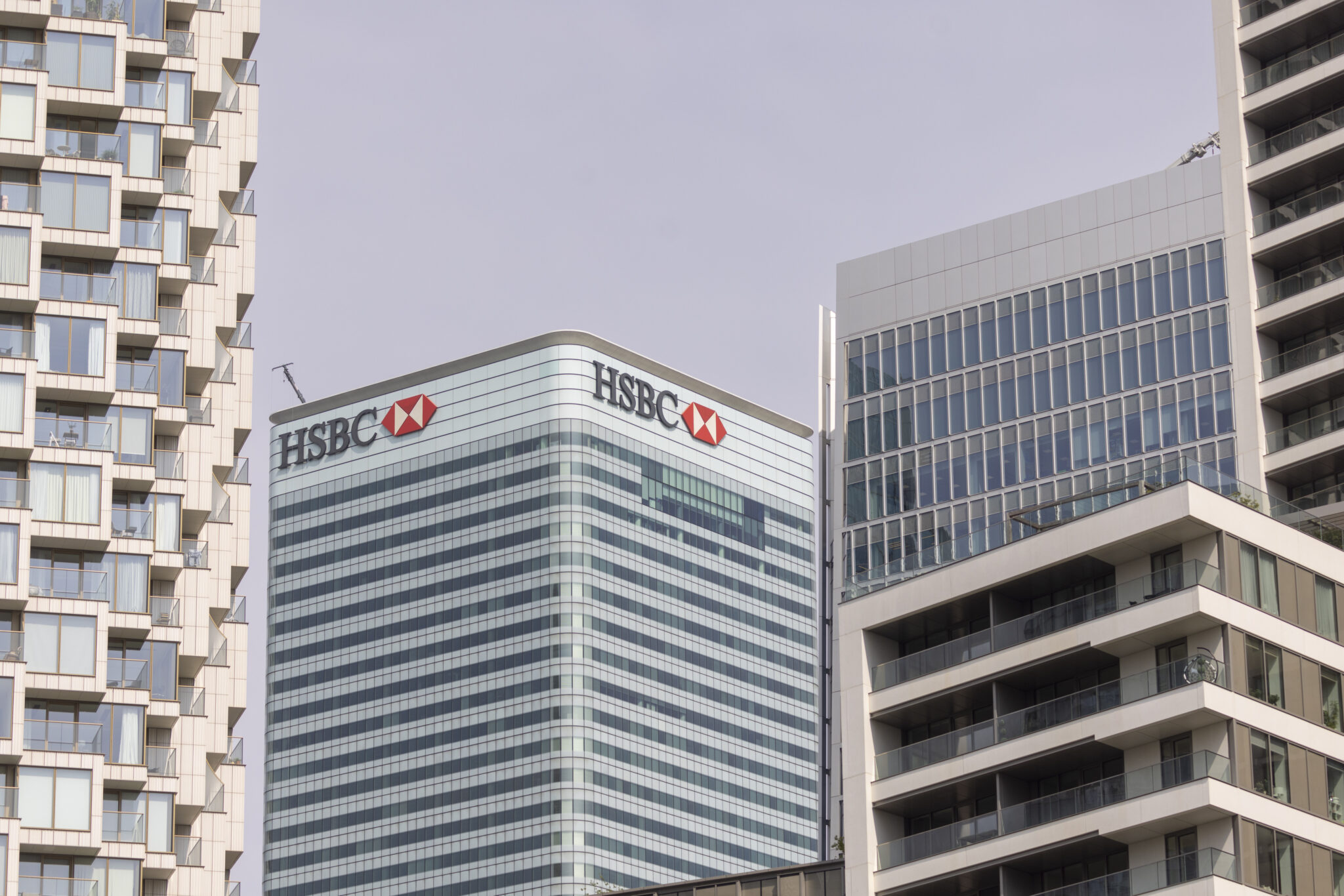 HSBC cuts dozens of analyst jobs in investment banking overhaul - Moneyweb