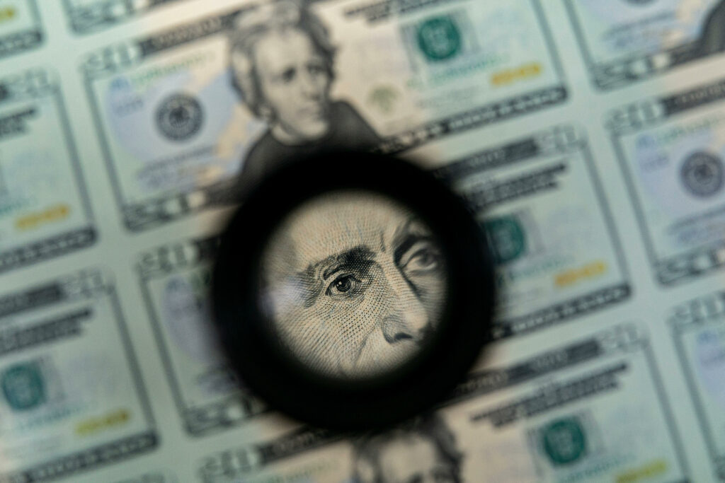 Dollar track - Moneyweb