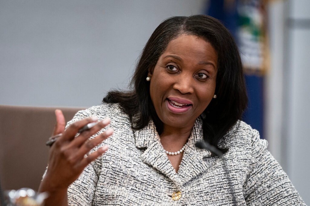 Over 450 economists back Cook, Fed independence in open letter - Moneyweb