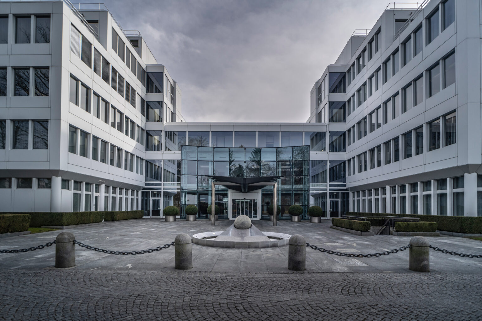 Glencore’s top oil and gas trader becomes latest senior exit - Moneyweb