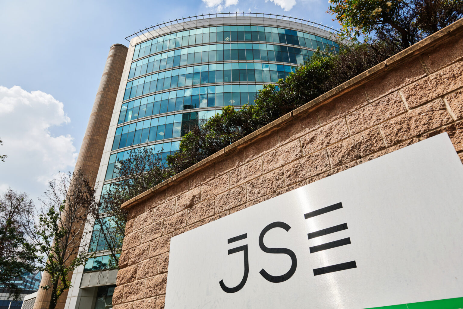 JSE slides as global tech weakness ripples through markets - Moneyweb