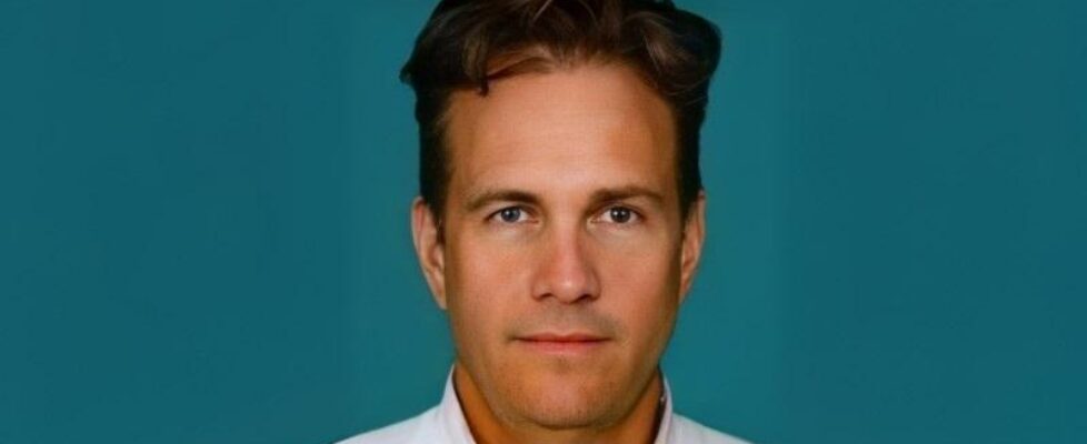 Tinus drink koffie met Dr. Robert van Eyden van Scope Markets - Moneyweb
