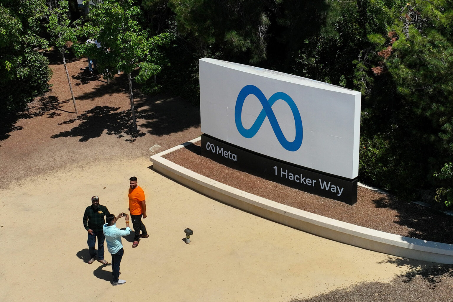 Meta slumps on AI spending, echoing 2022 Metaverse rout - Moneyweb
