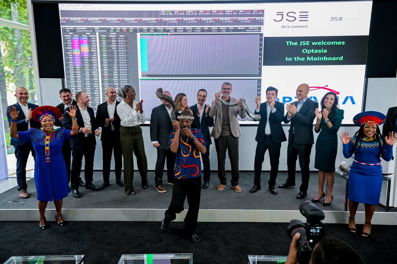 Bankers rake in up to R416m in Optasia JSE listing - Moneyweb