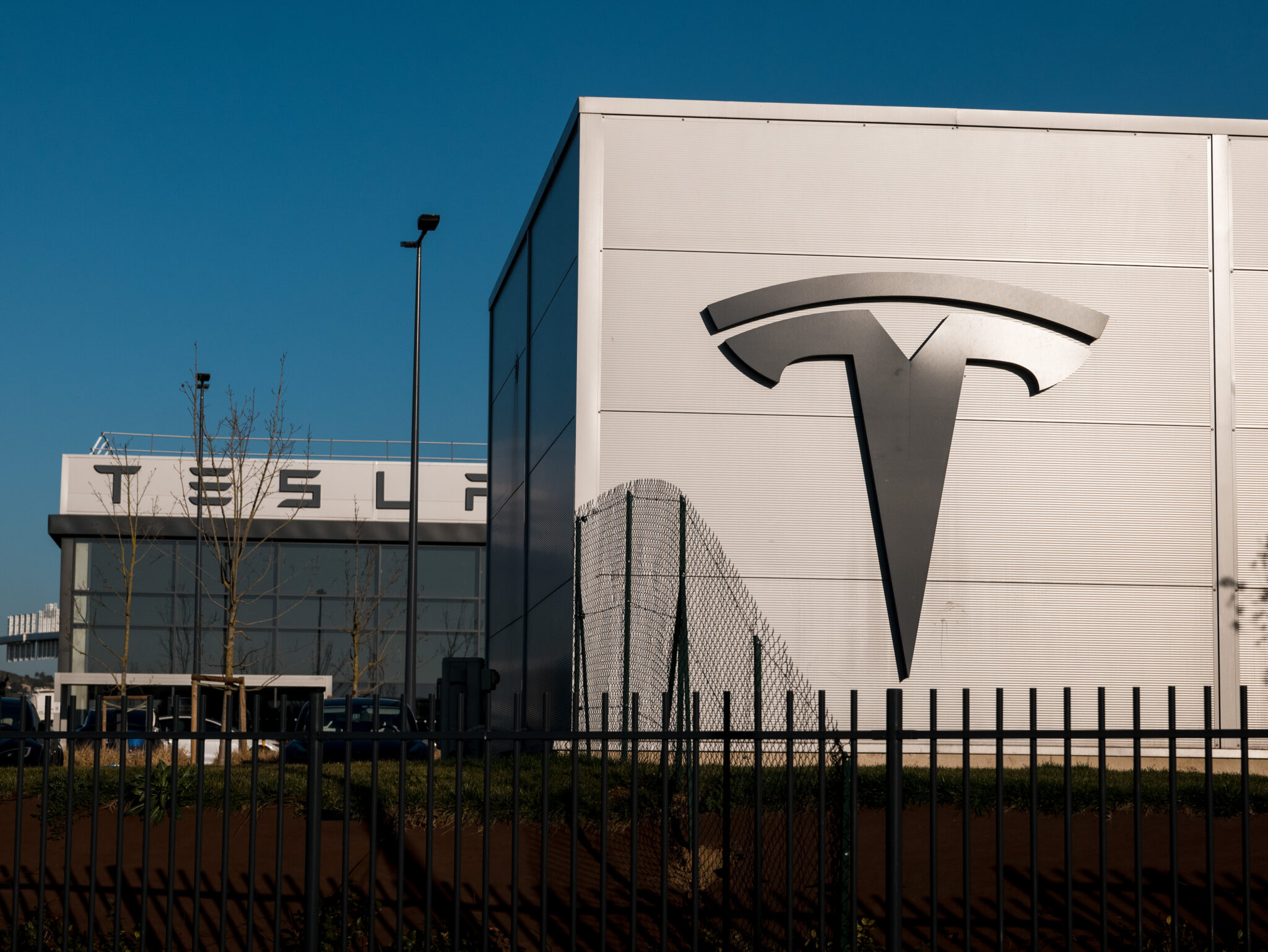 Tesla sales slump to three-year low in France, plunge 88% in Norway ...