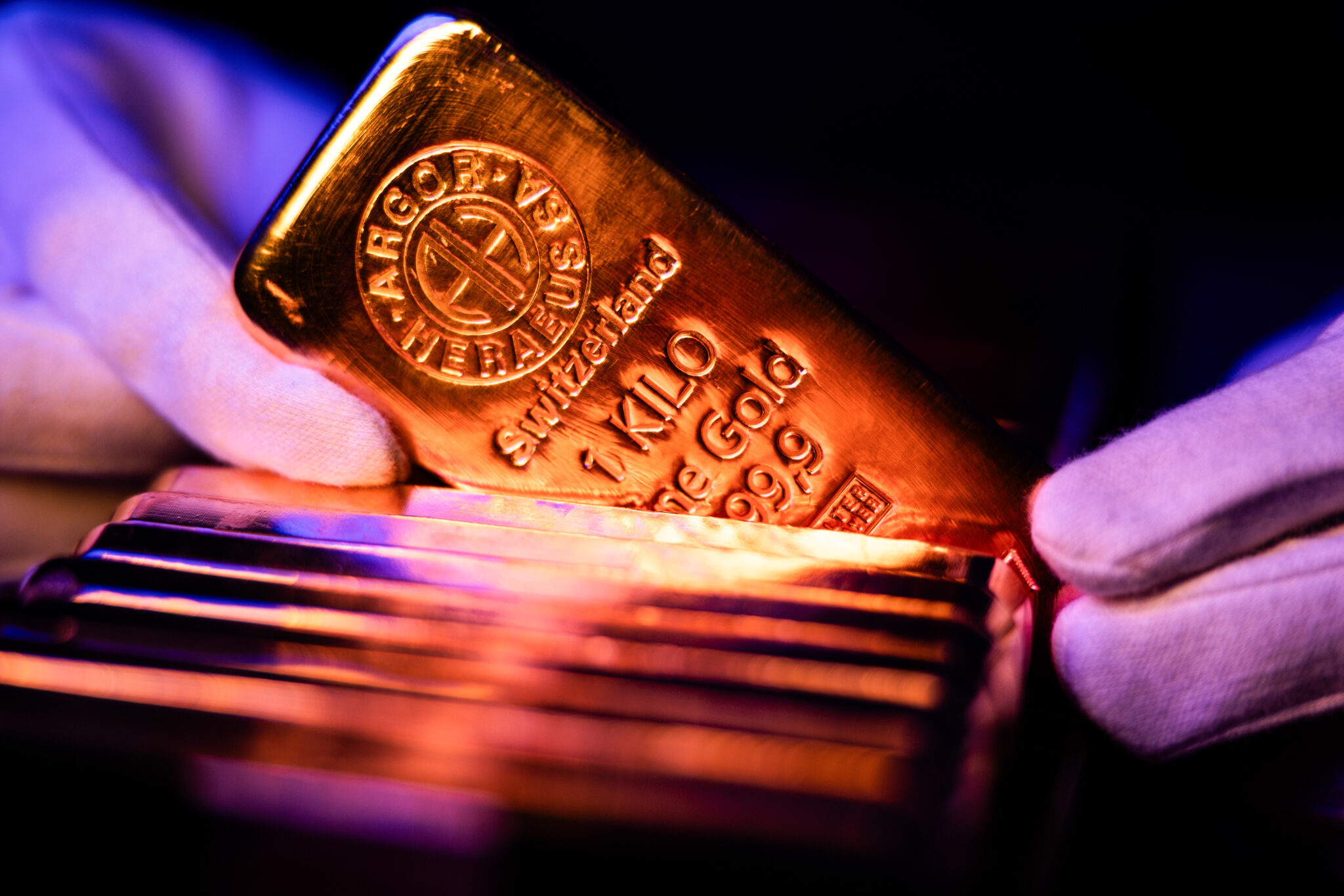 Gold holds above $5 000 as US data bolsters case for rate cuts - Moneyweb