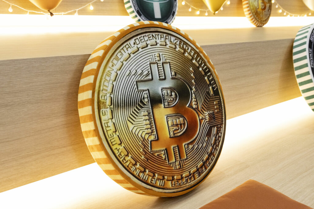 Waar kruip Satoshi Nakamoto weg? - Moneyweb
