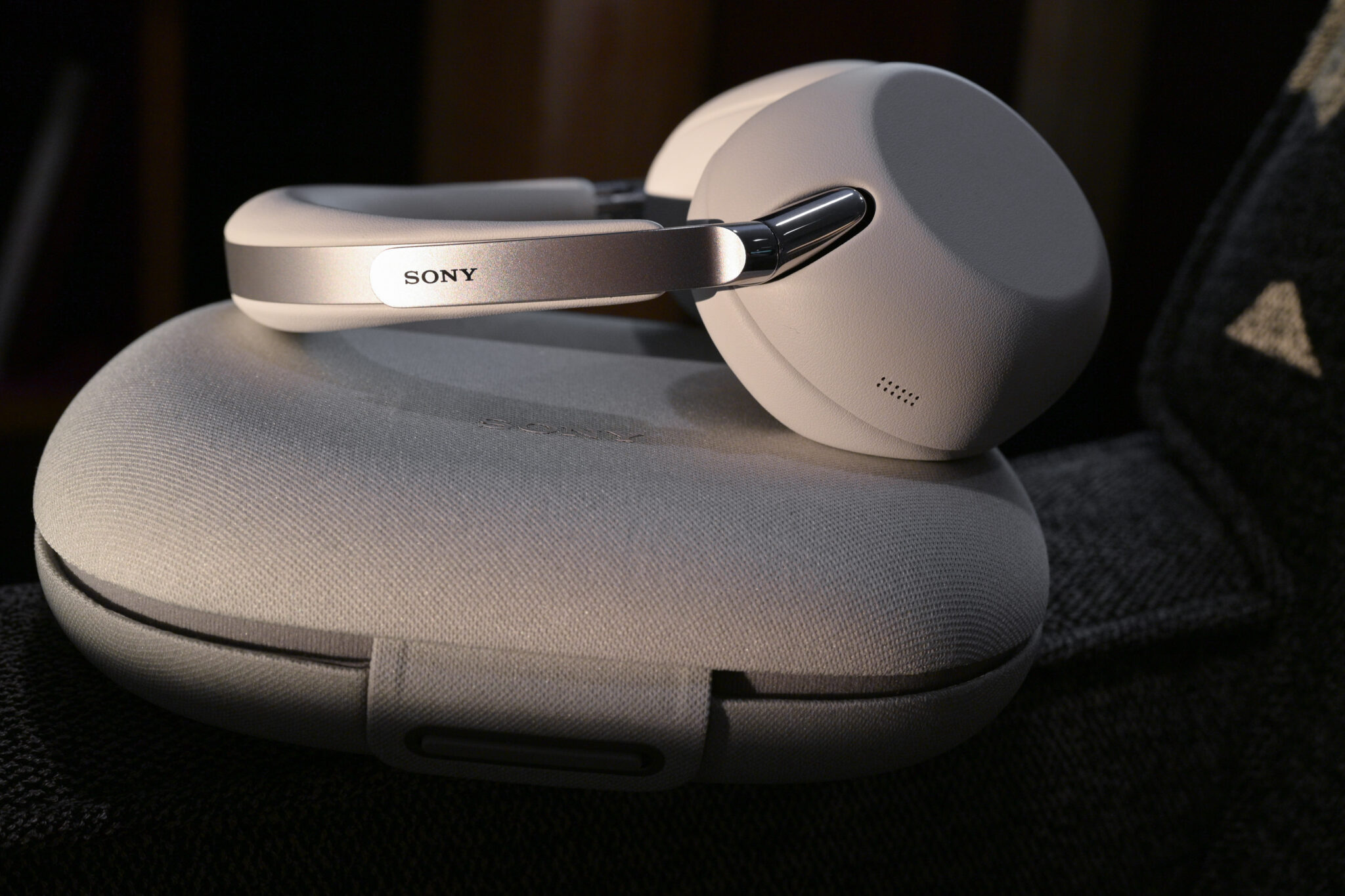 Sony launches $650 headphones made with steel and vegan leather - Moneyweb
