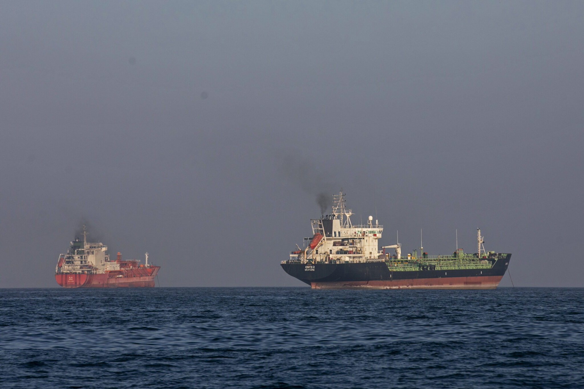 Shipowners seek clarity on Hormuz deal as 600 vessels eye exit - Moneyweb