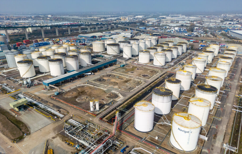 Oil extends gain as US-Iran clashes cloud outlook for peace deal - Moneyweb