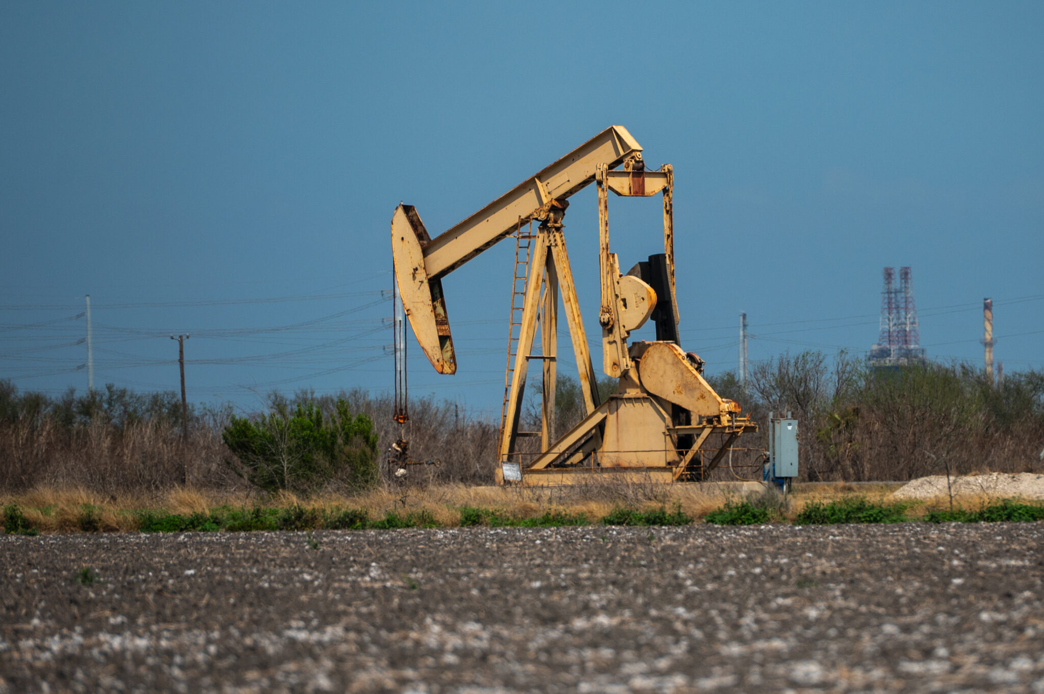 Oil falls as Israel and Iran halt hostilities that risked talks - Moneyweb